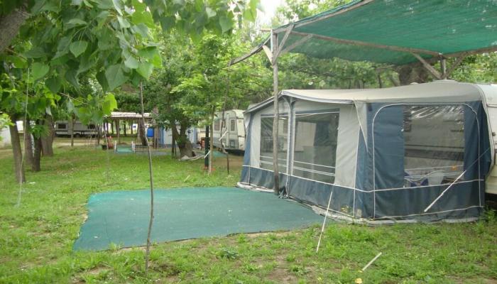 Camping Pitsoni din Sithonia Sykia Grecia travos.ro