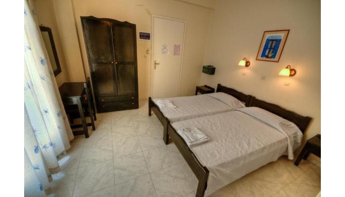 Hotel Phevos Villa din Perissa Grecia travos.ro